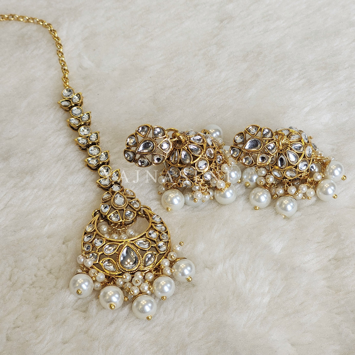 SARVINI (White) – Yajnaseni